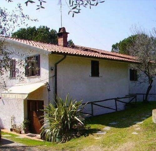 Casale In Vendita A Monsummano Terme Composto In Montevettolini ...