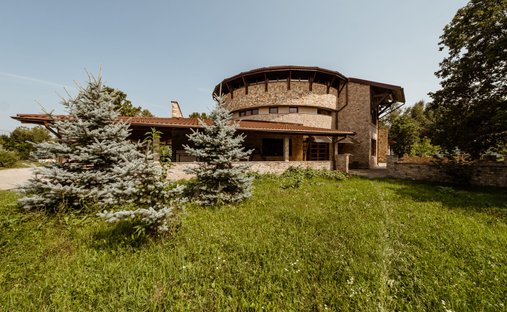 Luxury homes for sale in Lăpușel, Maramureș County, Romania | JamesEdition