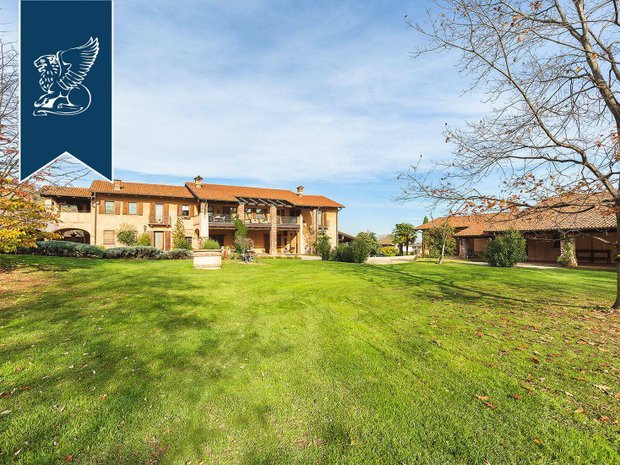 Luxury houses with vineyard / winery for sale in Busca, Piedmont, Italy ...