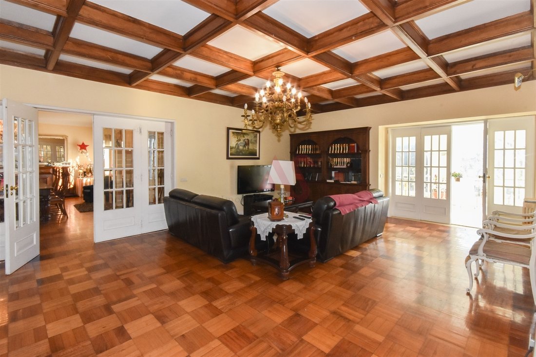 4 Bedroom Farm With 4,600 M2, With In Castelo Da Maia, Porto District ...