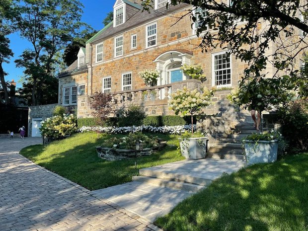 Luxury homes for sale in Westmount, Quebec, Canada | JamesEdition