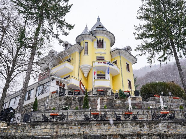 Luxury homes for sale in Slănic-Moldova, Bacău County, Romania ...