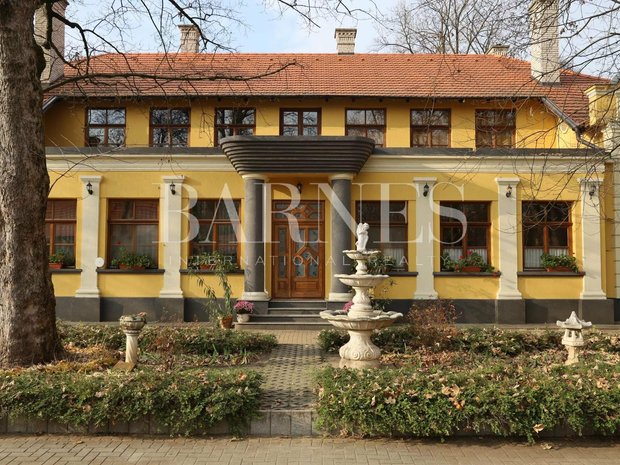 Luxury castles for sale | JamesEdition