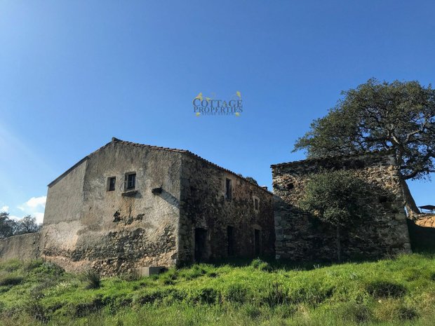 Luxury homes for sale in Darnius, Catalonia, Spain | JamesEdition