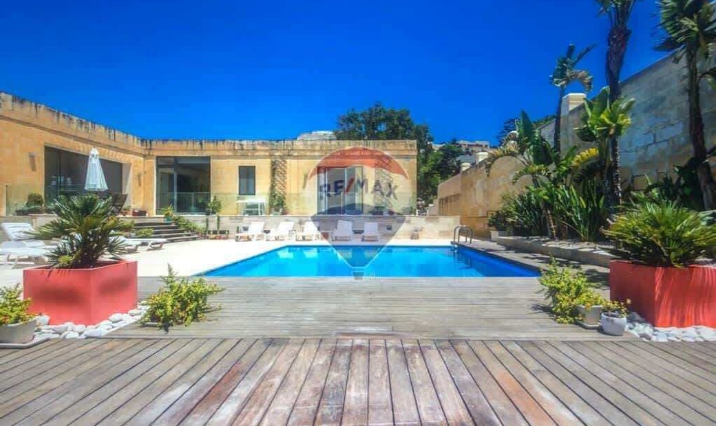 Spektakuläre Freistehende Villa Im Santa Maria Estate In Mellieħa ...