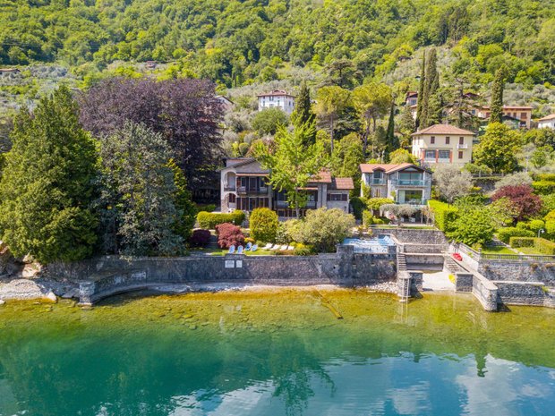 Luxury lake view homes for sale in Vassena, Lombardy, Italy | JamesEdition