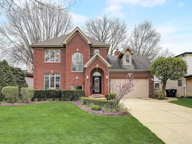 Luxury homes for sale in Park Ridge, Illinois | JamesEdition