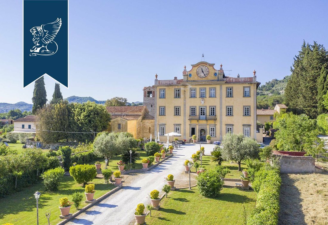Stunning Frescoed Estate Between In Molina Di Quosa Rigoli, Tuscany ...