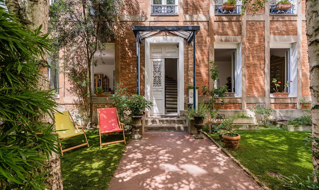 Rare Townhouse With Garden And Roof Terrace, In In Paris, île De France ...