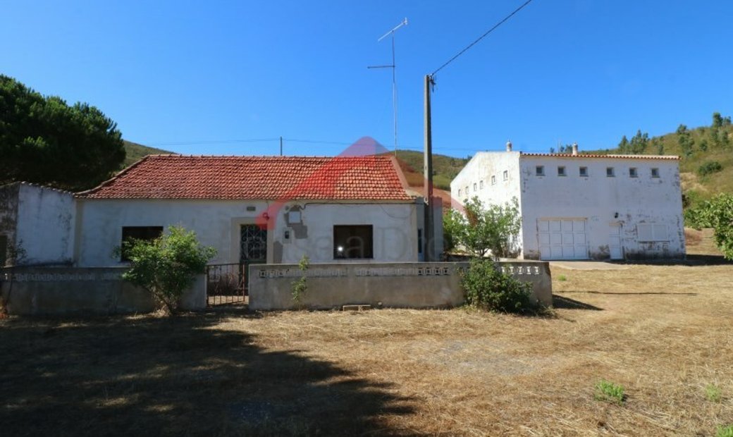 Cottage And Warehouse For Agricultural Activity In Monchique, Algarve ...