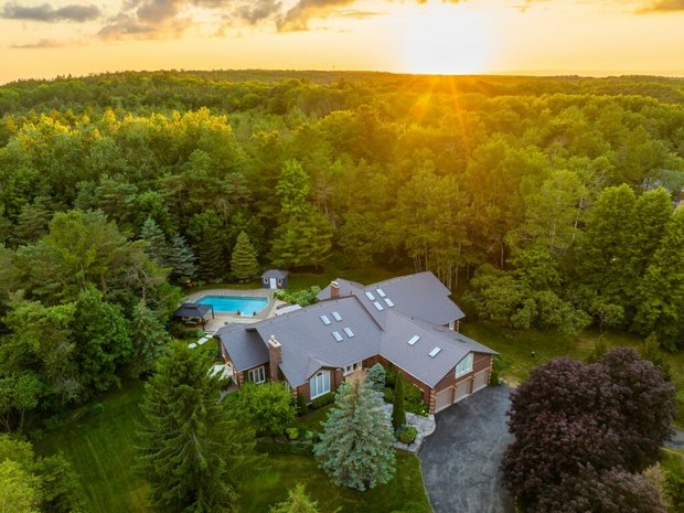 Luxury homes for sale in Port Perry, Ontario, Canada | JamesEdition