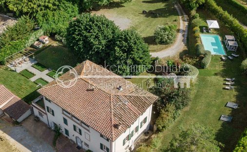 Luxury homes for sale in Capannori, Tuscany, Italy | JamesEdition