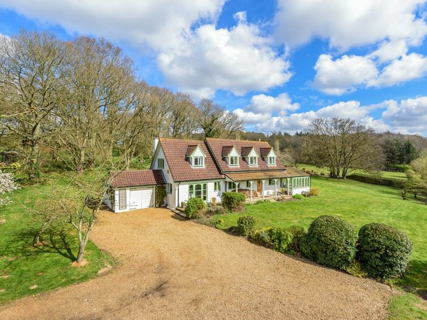 Maisons de luxe à vendre à Colton, Angleterre, Royaume-Uni | JamesEdition