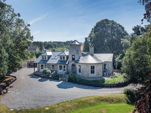 Luxury houses with library for sale in Inverness, Scotland, United ...