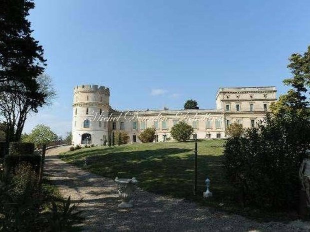 Luxury castles for sale in Arles, Provence-Alpes-Côte d'Azur, France ...