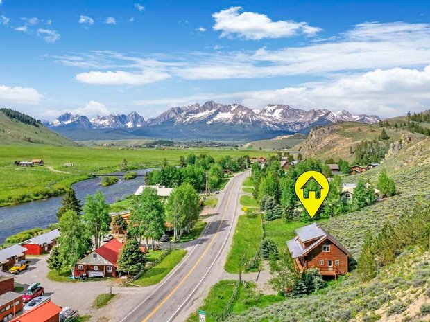 Luxury river view homes for sale in Stanley, Idaho | JamesEdition