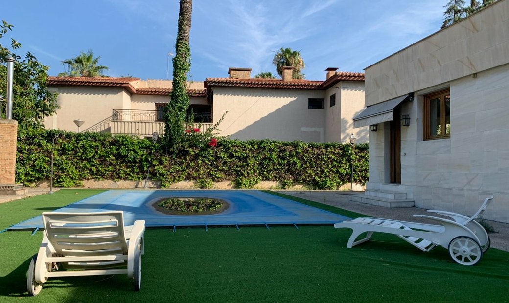 Elche Villa In Elx, Valencian Community, Spain For Sale (12205032)