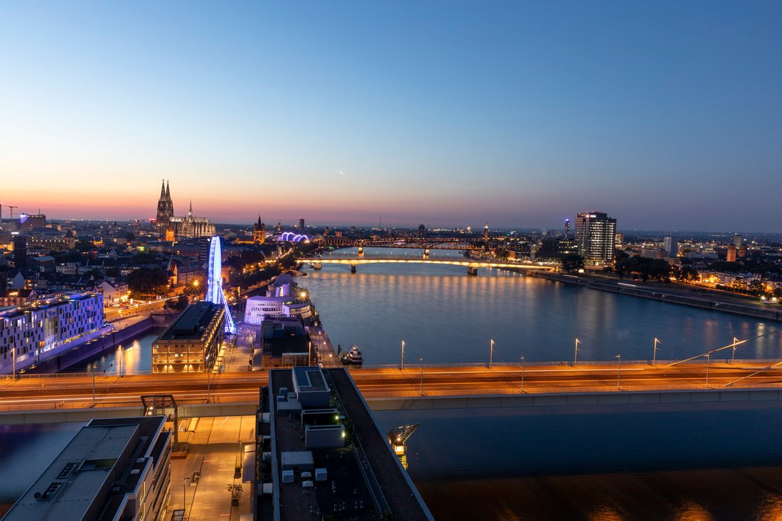 Attico Lussuoso E In Colonia, Renania Settentrionale Vestfalia ...