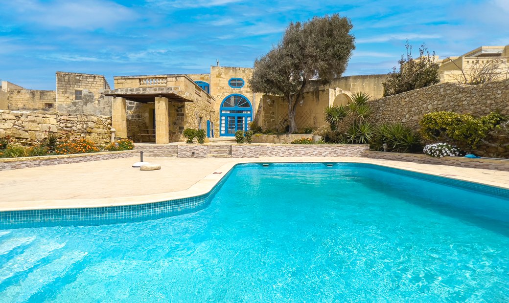 Slz1018 Very Spacious Old Farmhouse With Character In San Lawrenz ...