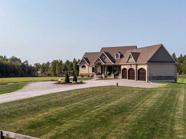 Luxury homes for sale in Port Perry, Ontario, Canada | JamesEdition