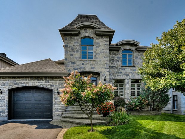 Luxury homes for sale in Hemmingford, Quebec, Canada | JamesEdition