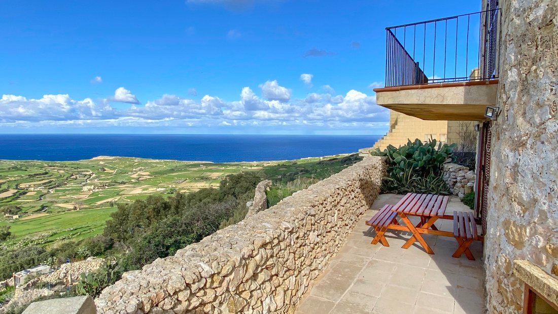 Zeb1015 Farmhouse With Panoramic Sea And Country Views In Haz Zebbug ...