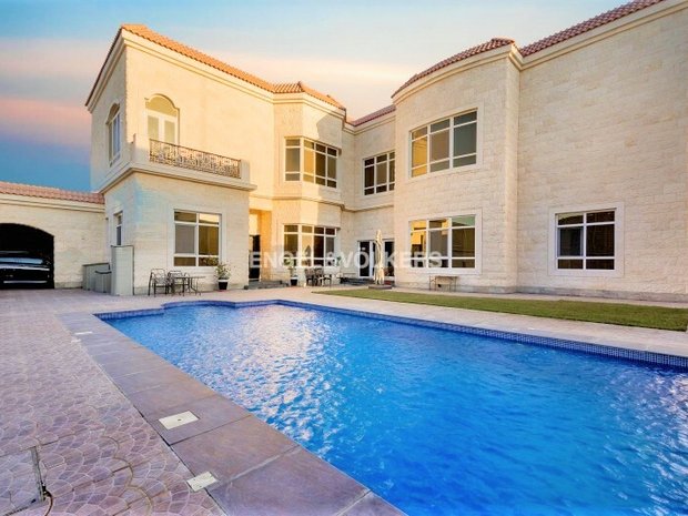 Luxe villas avec piscine à vendre en Al Warqa 1, Dubaï, Dubaï, Émirats ...