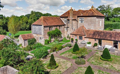 Luxury homes for sale in Chiddingly, England, United Kingdom | JamesEdition