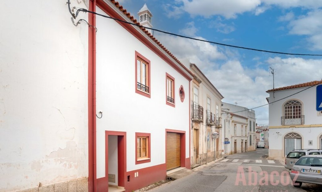 Amazing Townhouse With 4 In São Bartolomeu De Messines, Algarve ...