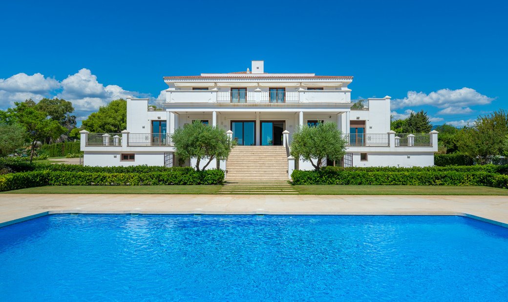 Elegant Mansion In Guadalmina On A Plot Of Over In Marbella, Andalusia ...