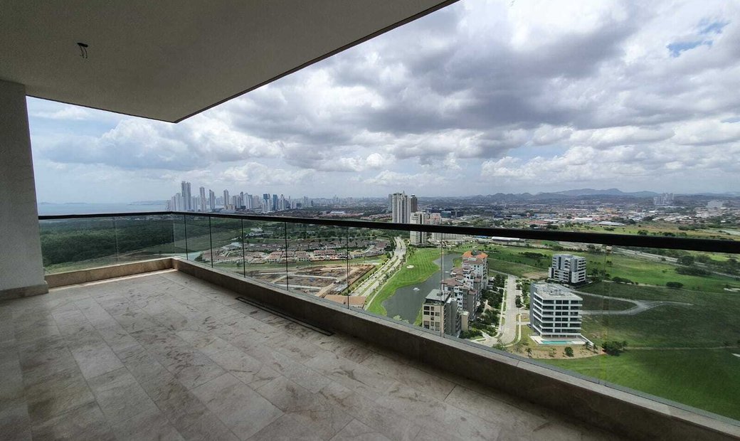 A Spectacular View At Albatross In Santa María In Panama City, Panama ...