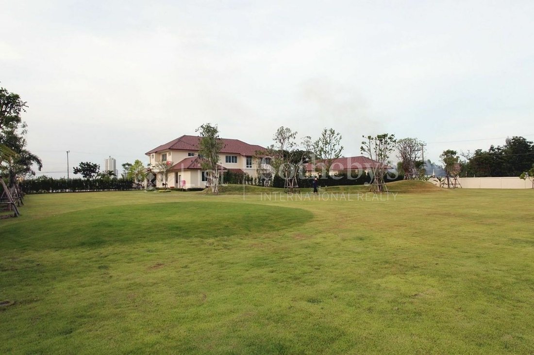 Luxury Two Story Mansion In Cha Am In Cha Am, Phetchaburi, Thailand For ...