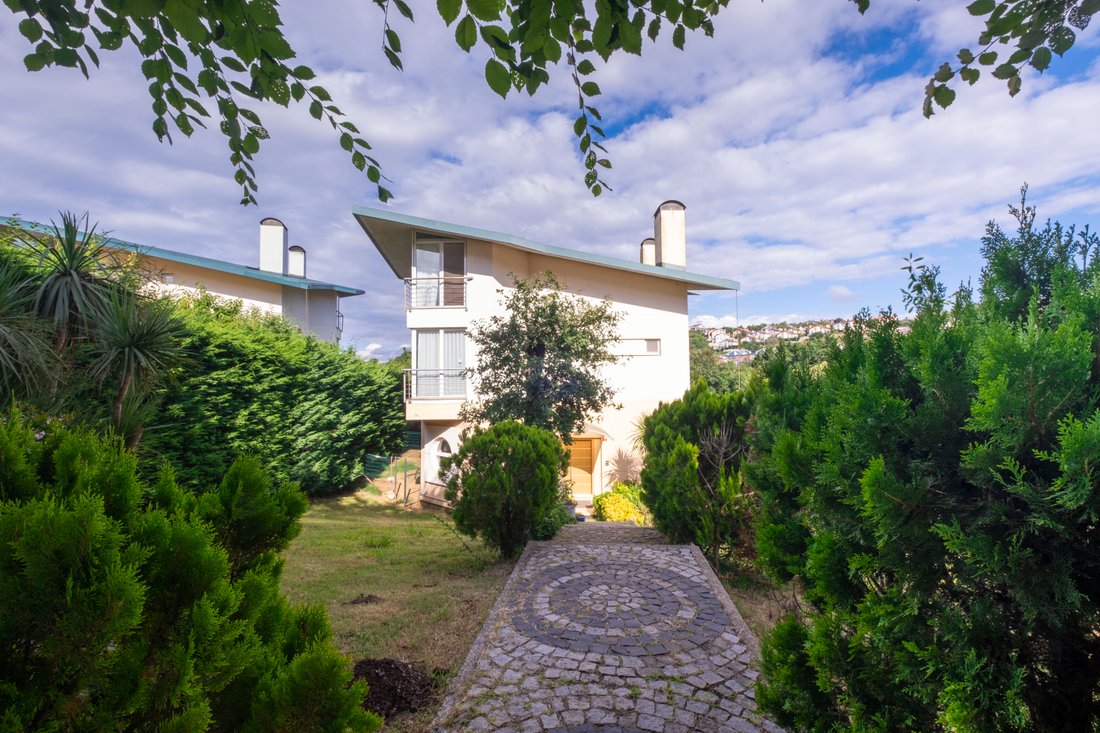 Luxury Detached Villa In A Secure Compound In İstanbul, Turkey For Sale (12281557)