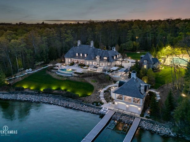 Luxury homes with cinema for sale in Shanty Bay, Ontario, Canada ...