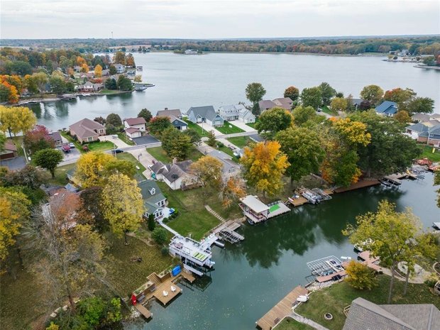 Luxury homes for sale in Coatesville, Indiana | JamesEdition