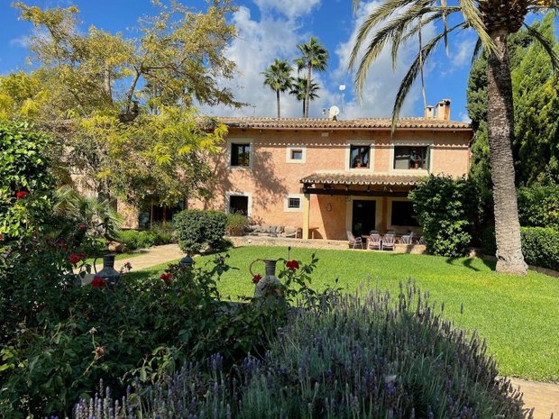 Luxury estates with terrace for sale in Santa Maria del Camí, Balearic ...