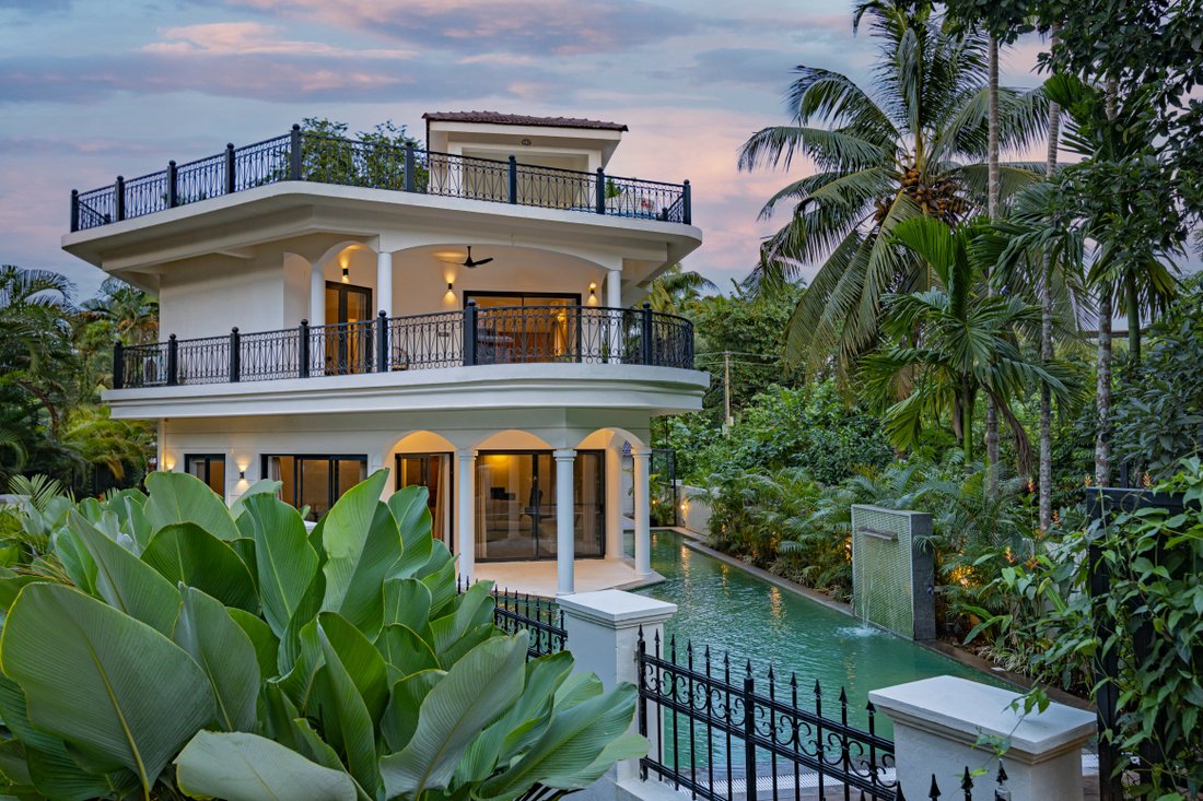 Villa In Saligao In Corlim, Goa, India For Sale (12303440)