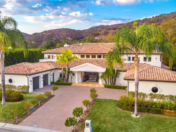 Luxury gated community homes for sale in Hidden Hills, California ...