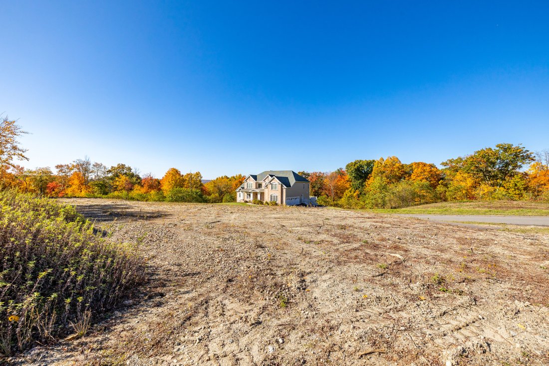 61 Weatherstone In Avon, Connecticut, United States For Sale (12306410)