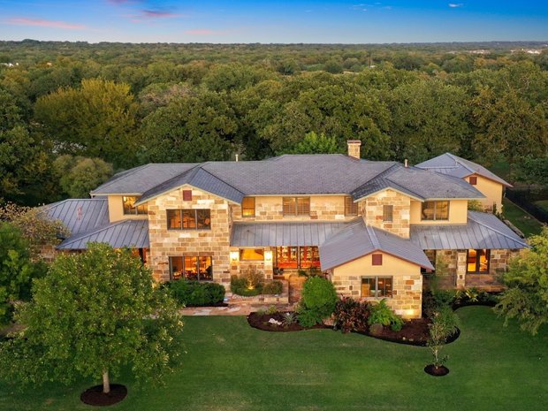 Luxury homes for sale in Georgetown, Texas | JamesEdition