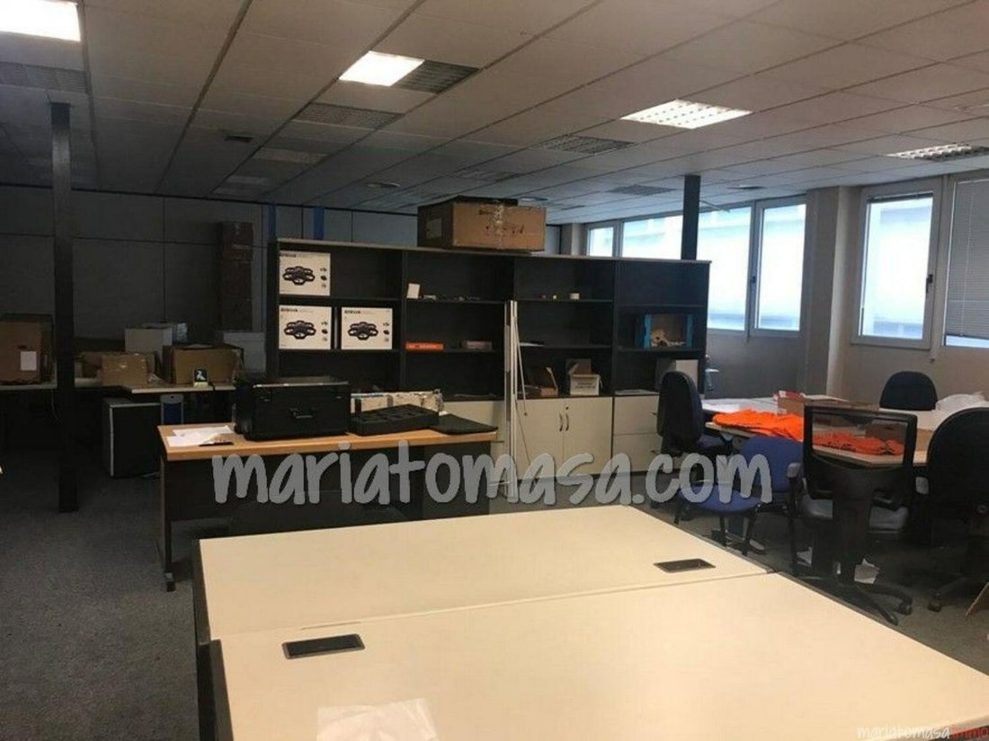 Apartamento Con Vistas Al Mar Y Grande In Basauri, Basque Country ...