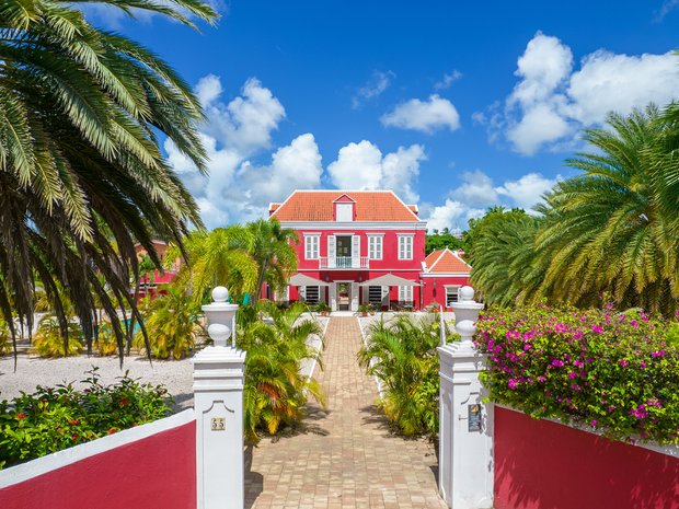 Luxury homes for sale in Curaçao | JamesEdition