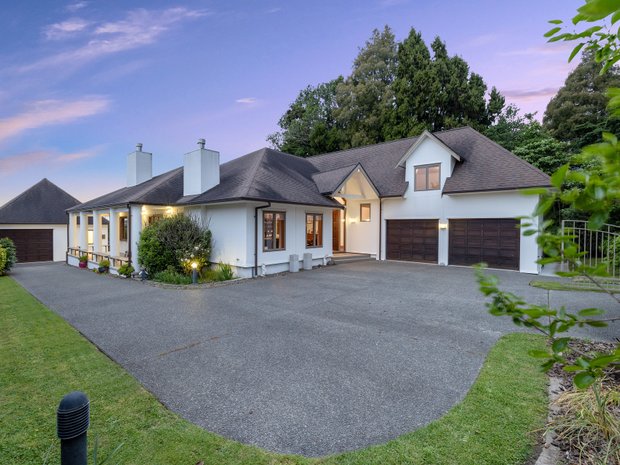 Luxury houses with library for sale in Tauranga, Bay of Plenty, New ...