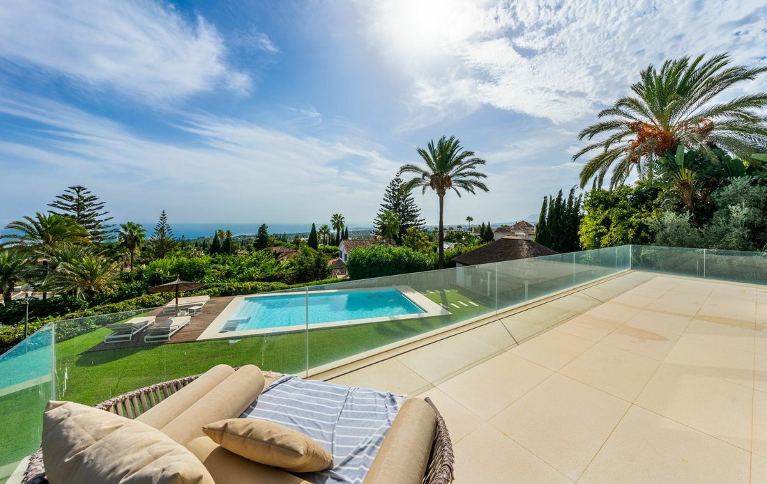 Beautifully Presented 5 Bedroom Villa For In Sierra Blanca, Marbella ...