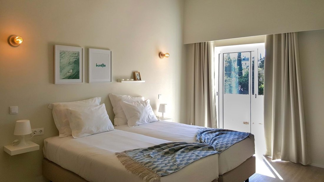 Villa V2 +1 For Sale With Swimming Pool , Lagoa, In Estômbar, Algarve ...