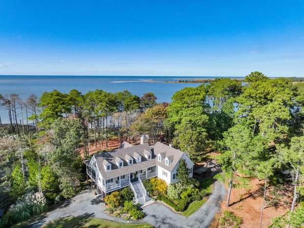 Luxury beachfront homes for sale in Belle Haven, Virginia | JamesEdition
