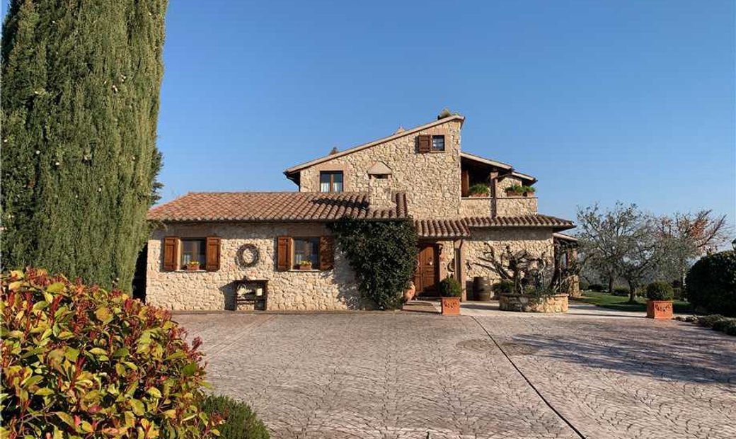 Rustico/Casale In Gualdo Cattaneo, Italy In Gualdo Cattaneo, Umbria ...