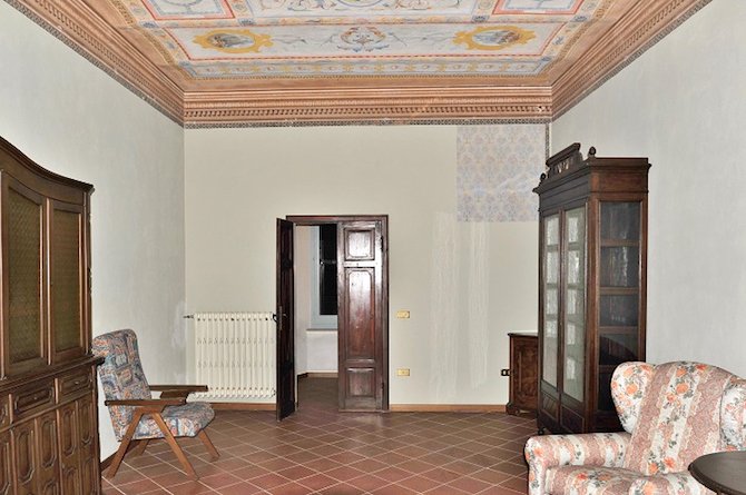 Prestigious Historic Building With Majestic Stone In Paciano, Umbria ...