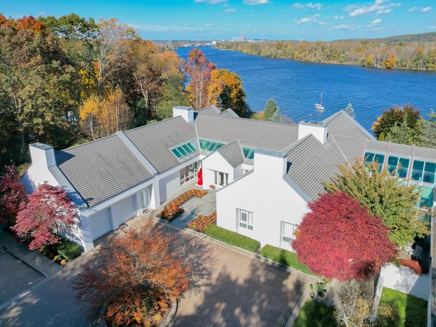 Luxury homes with terrace for sale in Glenmont, New York | JamesEdition