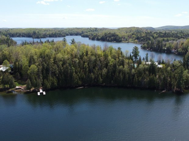 Luxury homes for sale in Lac-Sainte-Marie, Quebec, Canada | JamesEdition